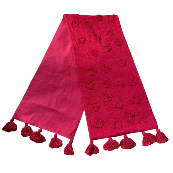 Rachel Zoe | Dining | Rachel Zoe Red Hearts Table Runner With Tassels 0 ...